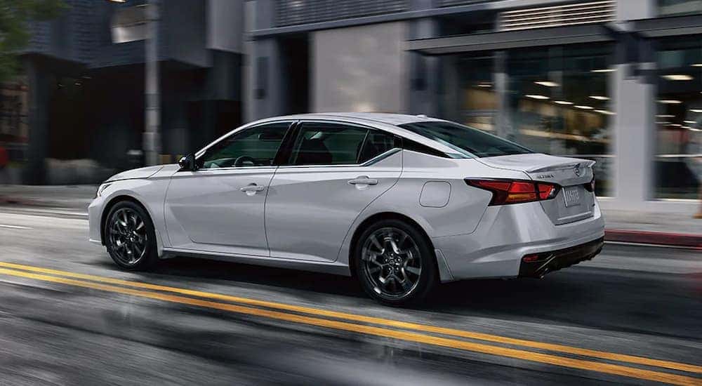 Which Is the Better Family Sedan, the Malibu or the Altima? | Blossom ...