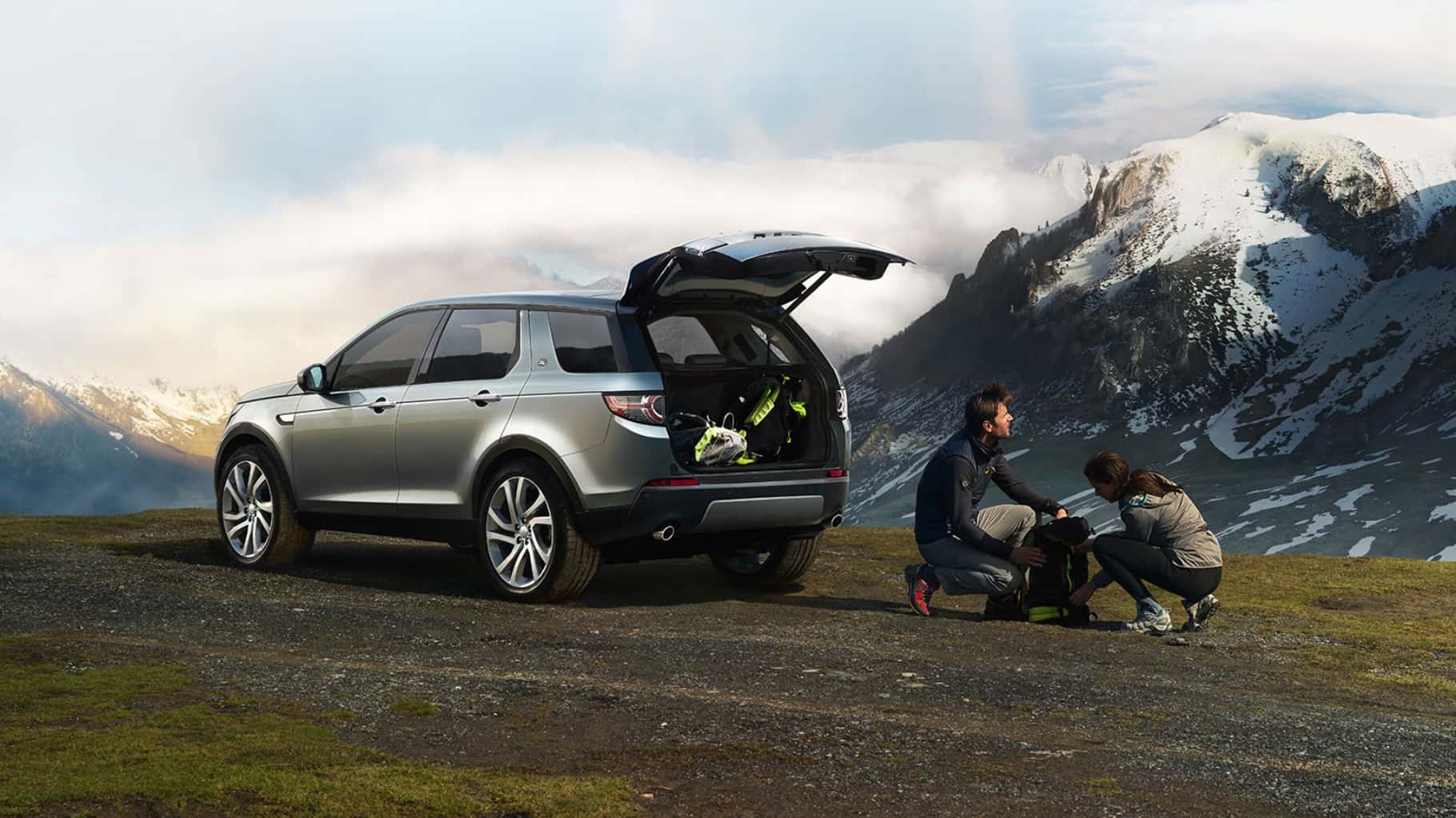 Embrace the Outdoors with Land Rover and Ray Mears | Land Rover Edison