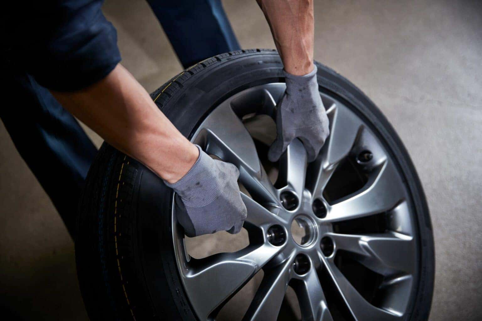 What Are the Parts of a Wheel on a Car? | Sunroad Collision Center